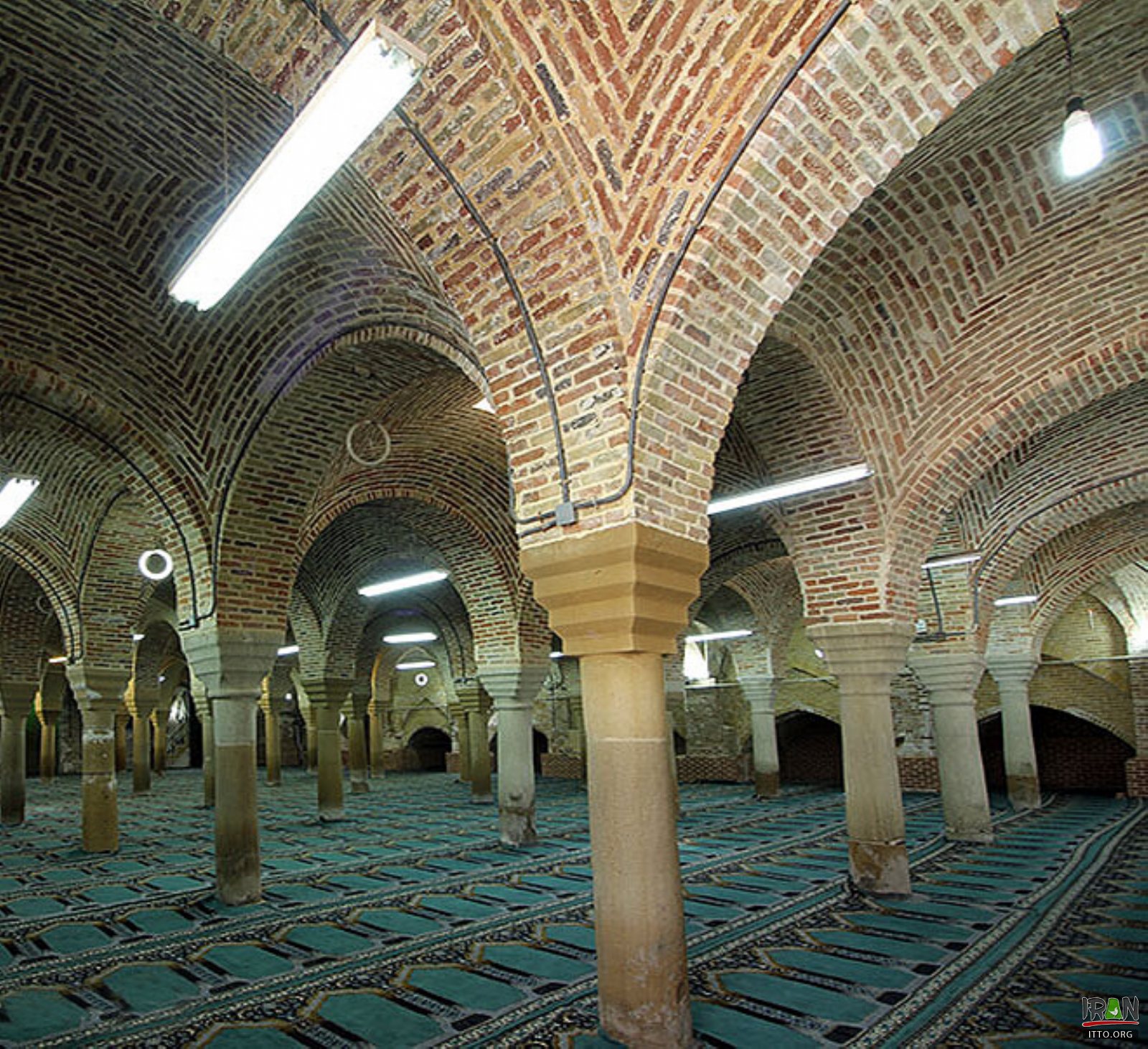 Hamadan Jame Mosque Photo Gallery - Iran Travel and Tourism