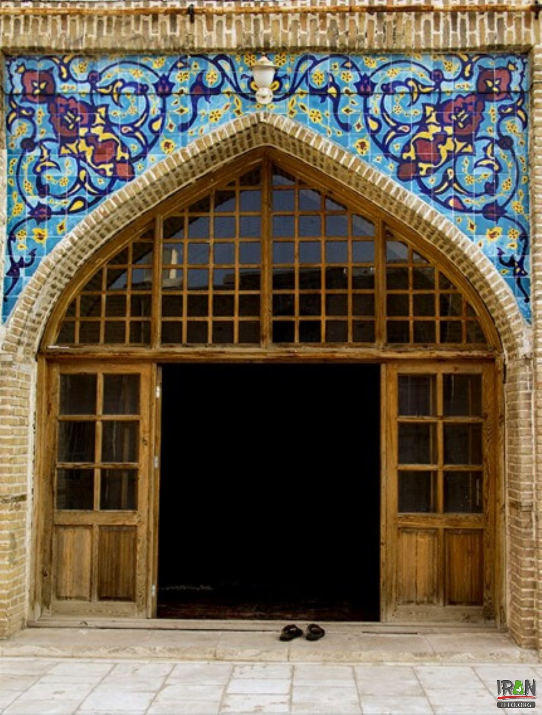 Mirzaei Mosque Photo Gallery - Iran Travel and Tourism