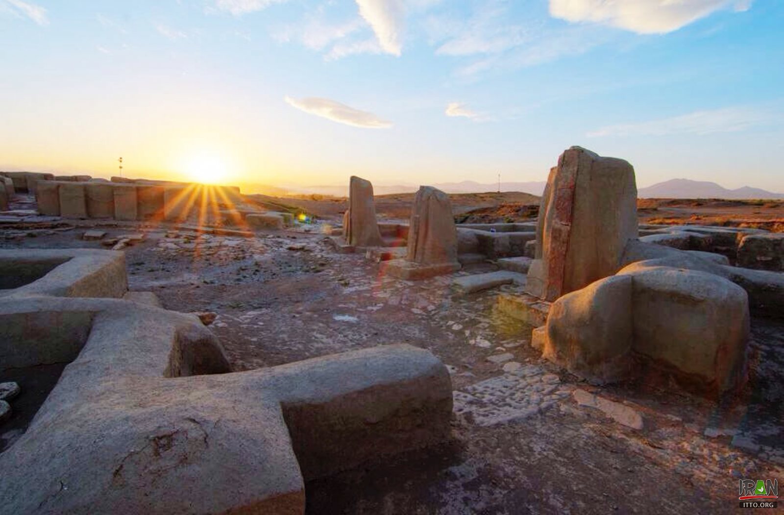 Hassanloo Hill Photo Gallery - Iran Travel and Tourism