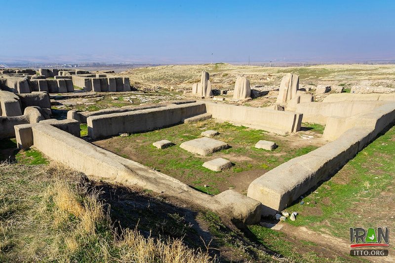 Hassanloo Hill Photo Gallery - Iran Travel and Tourism