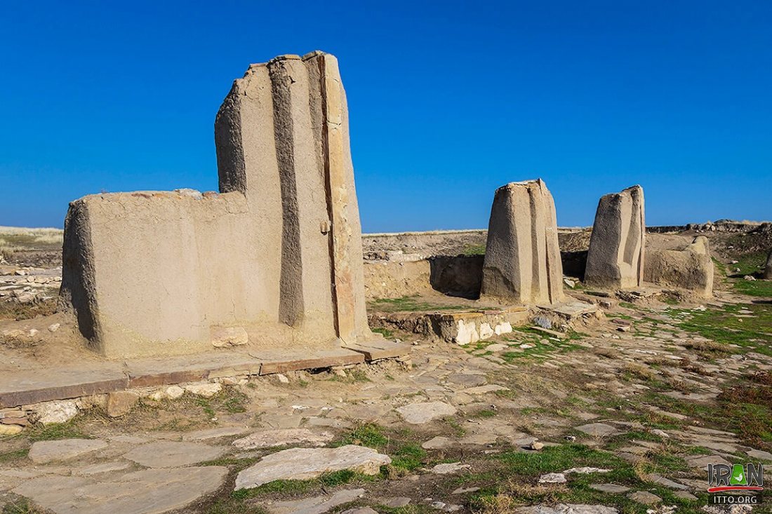 Hassanloo Hill Photo Gallery - Iran Travel and Tourism