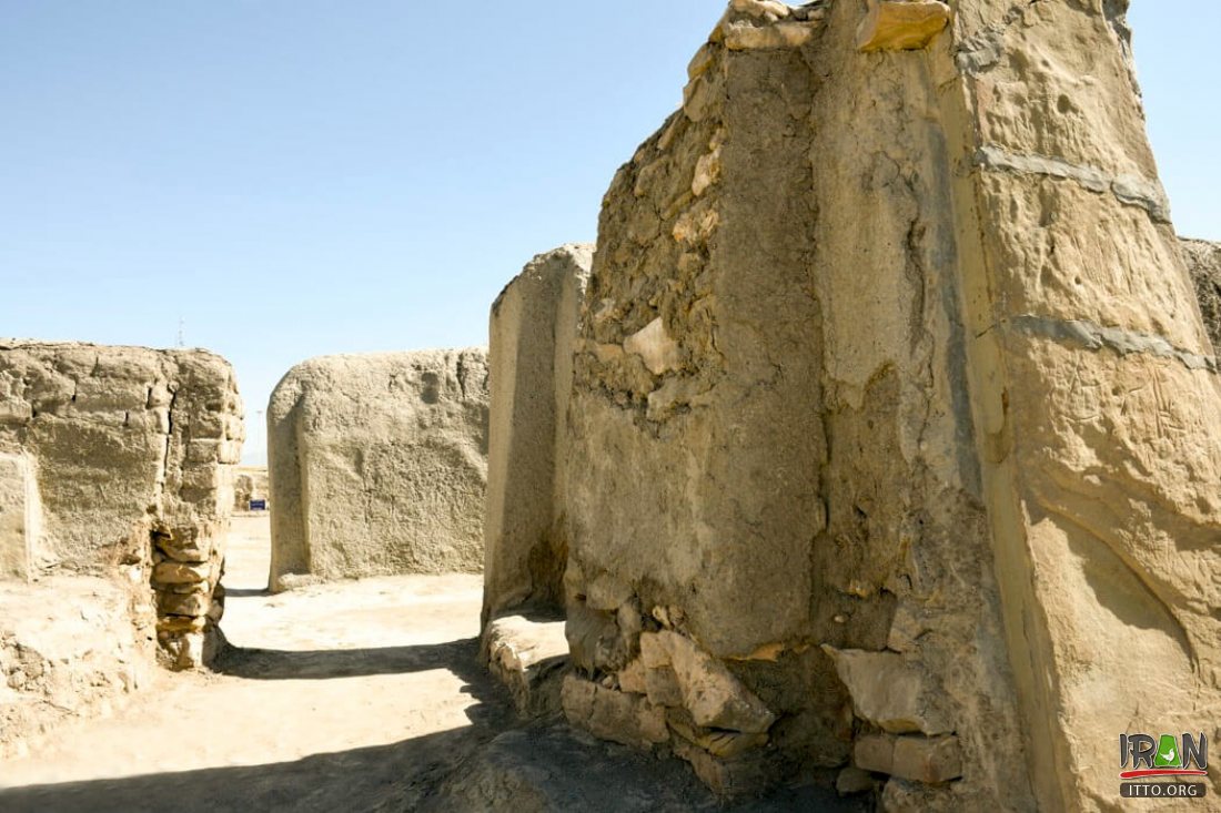 Hassanloo Hill Photo Gallery - Iran Travel and Tourism