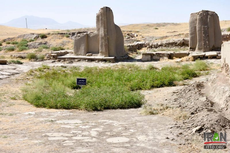 Hassanloo Hill Photo Gallery - Iran Travel and Tourism