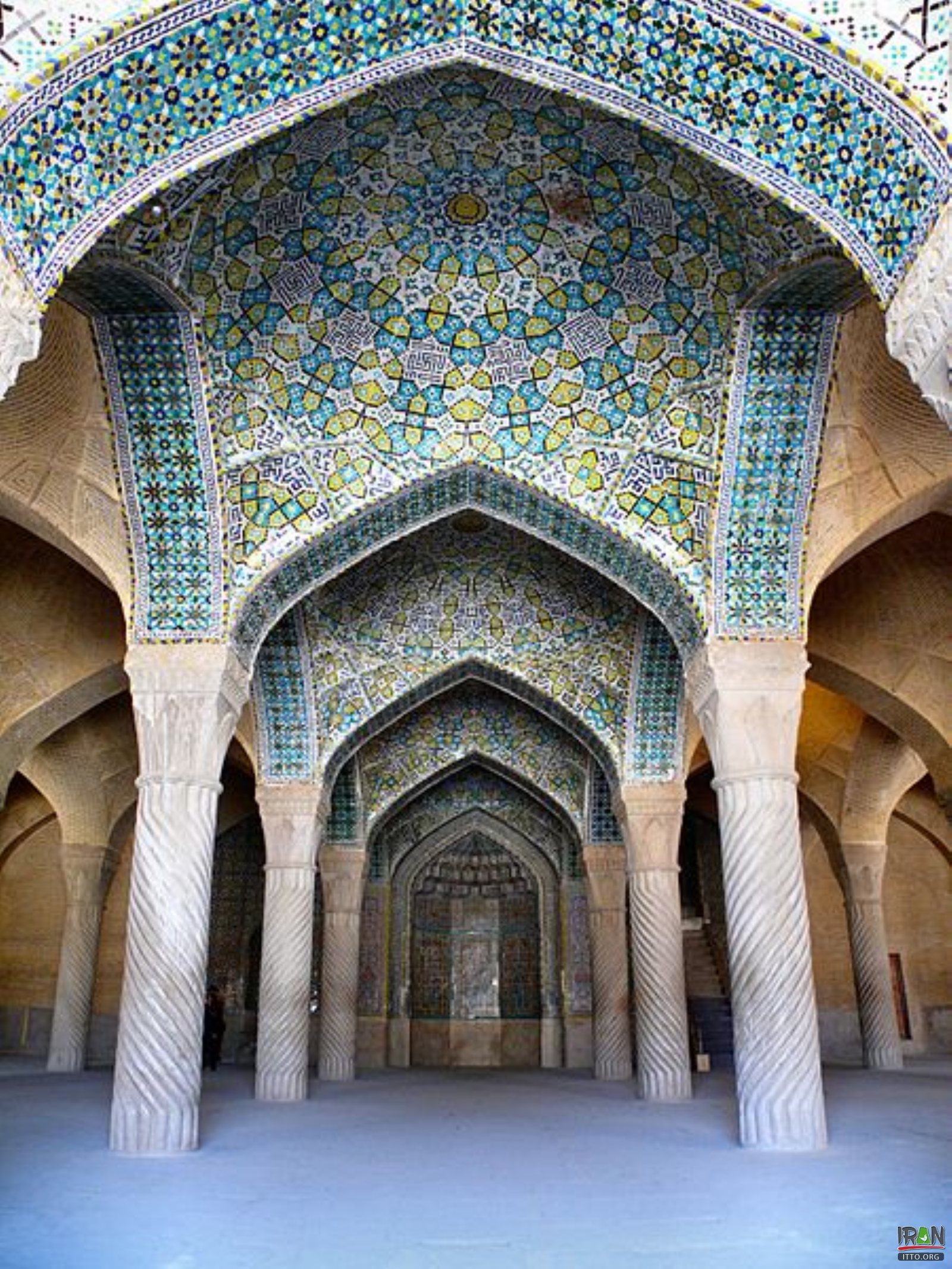 Vakil Mosque Photo Gallery - Iran Travel and Tourism